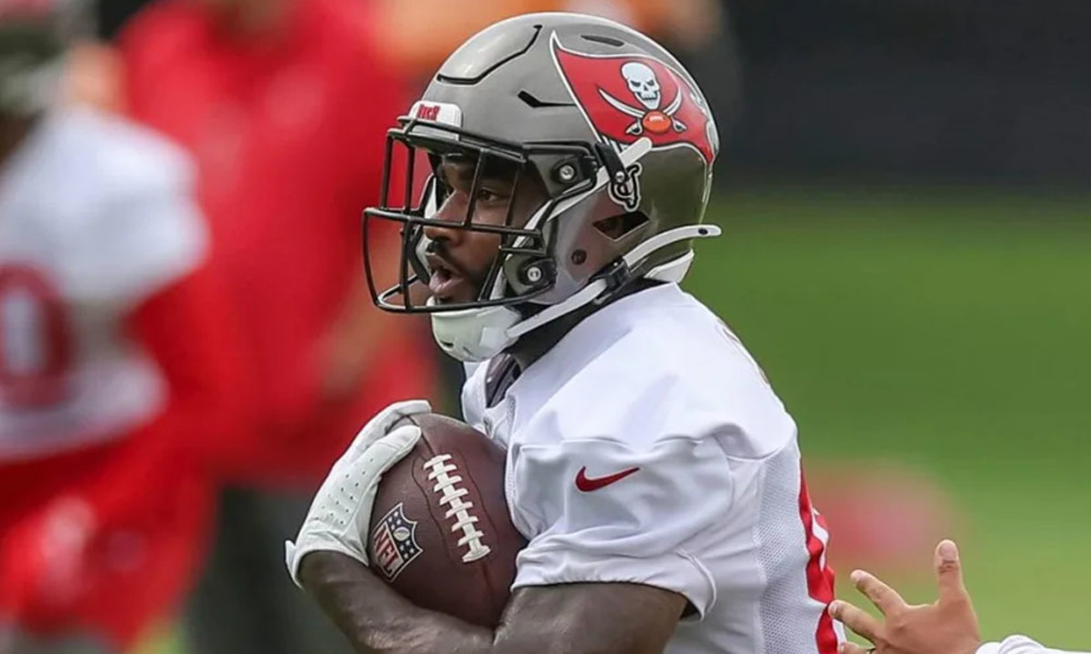 Tampa Bay Buccaneers Reveal How Locker Room Chemistry Pushes Rookies ...