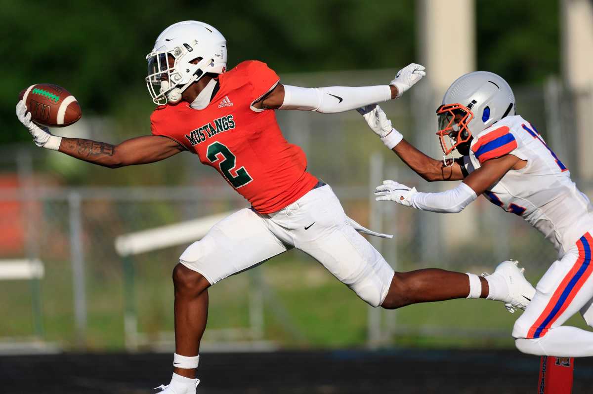 Elite Five-Star Wide Receiver Names Final Four Schools - Athlon Sports Elite Five-Star Wide Receiver Names Final Four Schools - Athlon Sports
