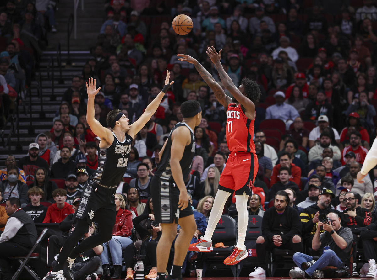 Meet Tari Eason, Houston Rockets' 'Best-Kept Secret' - Athlon Sports