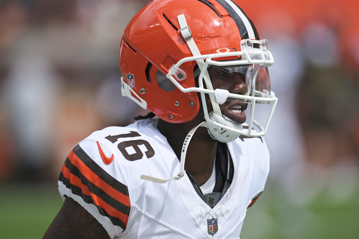 WATCH: Cleveland Browns' Jaelon Darden Makes Tip Drill Catch in ...