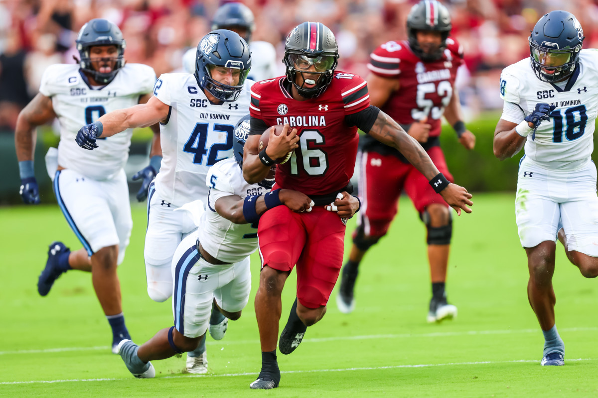 SEC Quarterback’s Hilarious Week 1 Blunder Goes Viral - Athlon Sports SEC Quarterback’s Hilarious Week 1 Blunder Goes Viral - Athlon Sports
