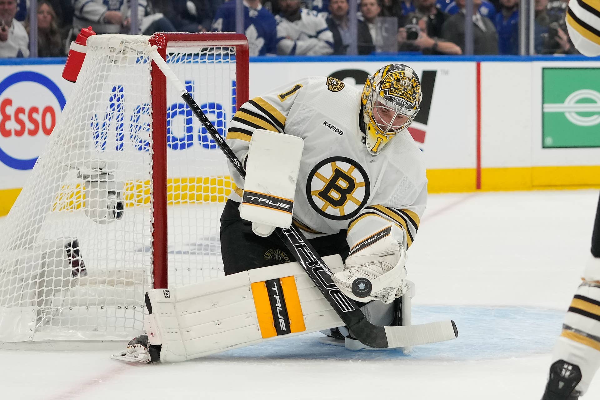 Rebuilding NHL Team Named as Potential Jeremy Swayman Trade Destination ...