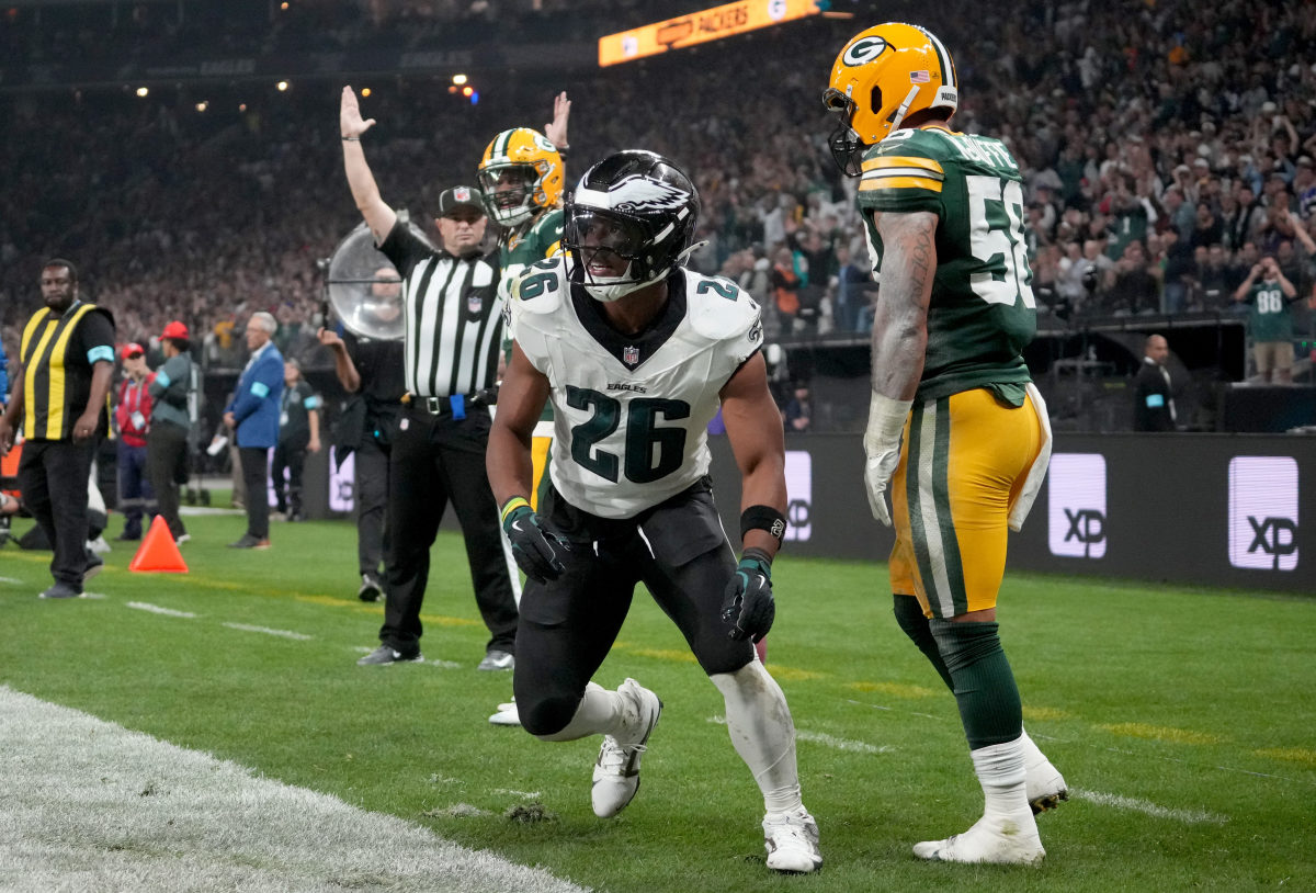 Philadelphia Eagles' Saquon Barkley Named NFC Offensive Player Of The ...