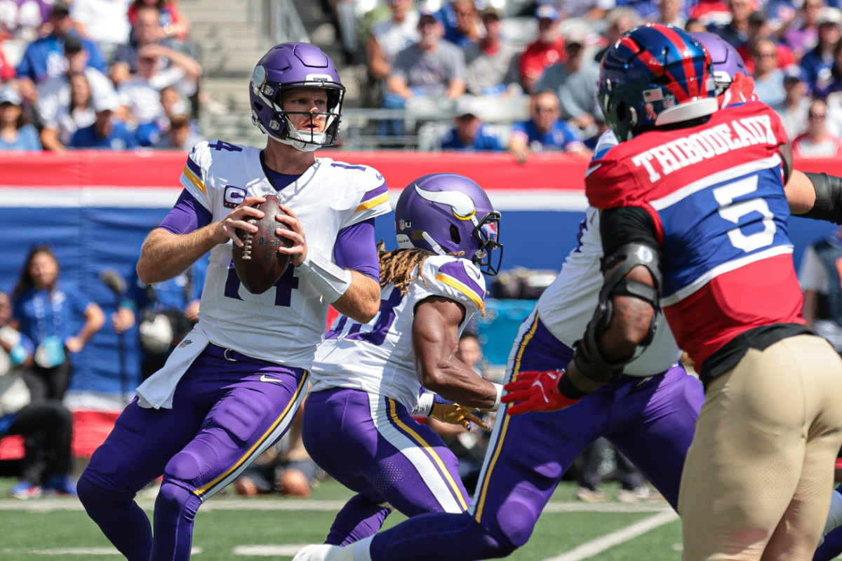 NFL Fans Bewildered by Vikings QB Sam Darnold in Season-Opener - Athlon Sports