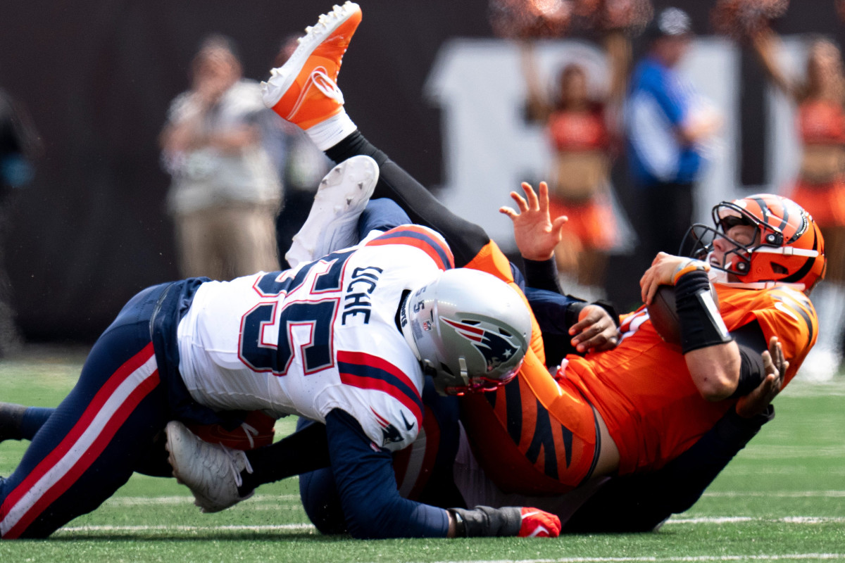 Baker Mayfield, Sam Darnold, Cooper Beebe, Zach Baun Among Week 1's Secret Superstars - Athlon ...