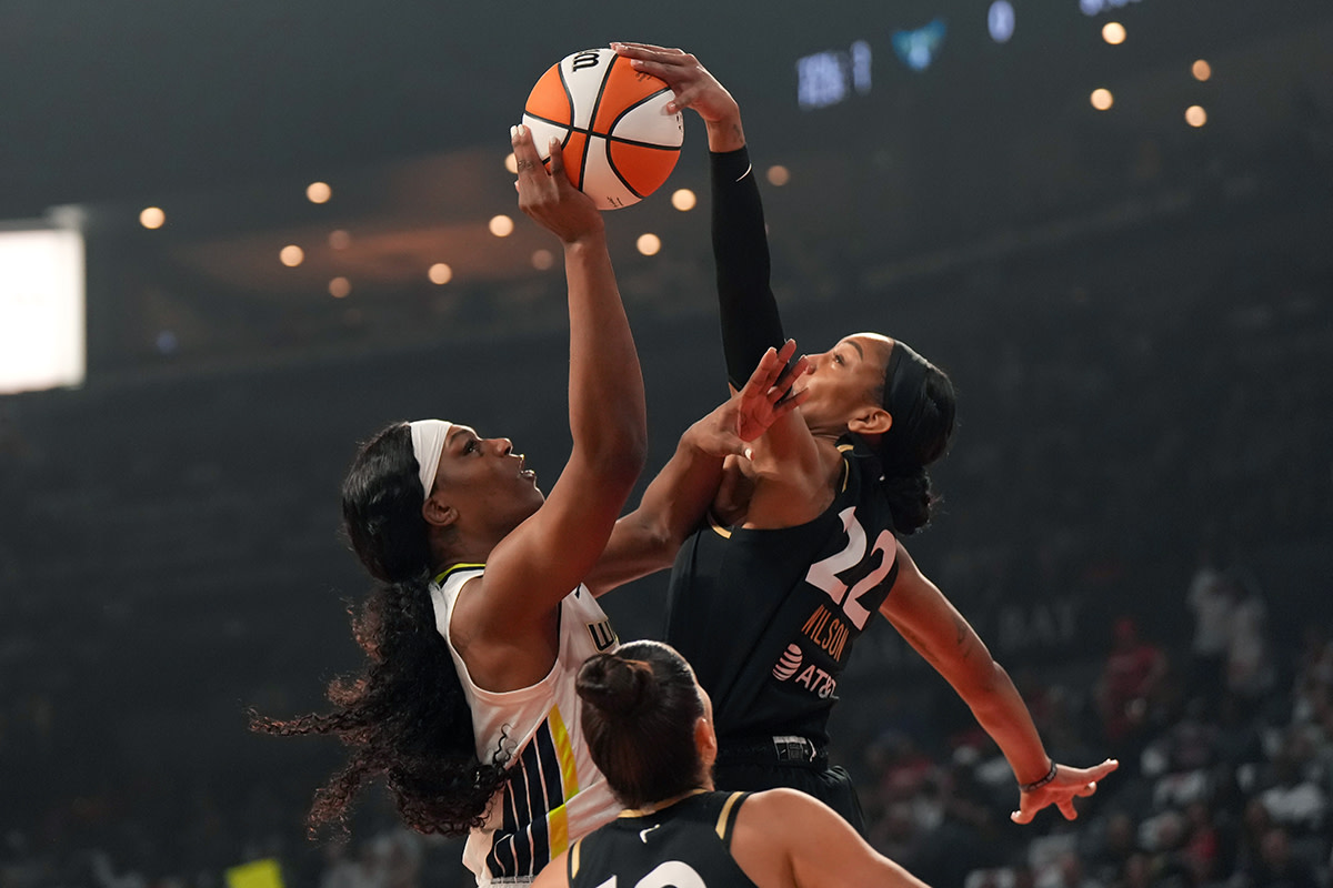 WNBA Player Abruptly Leaves During Opening Night Game - Athlon Sports