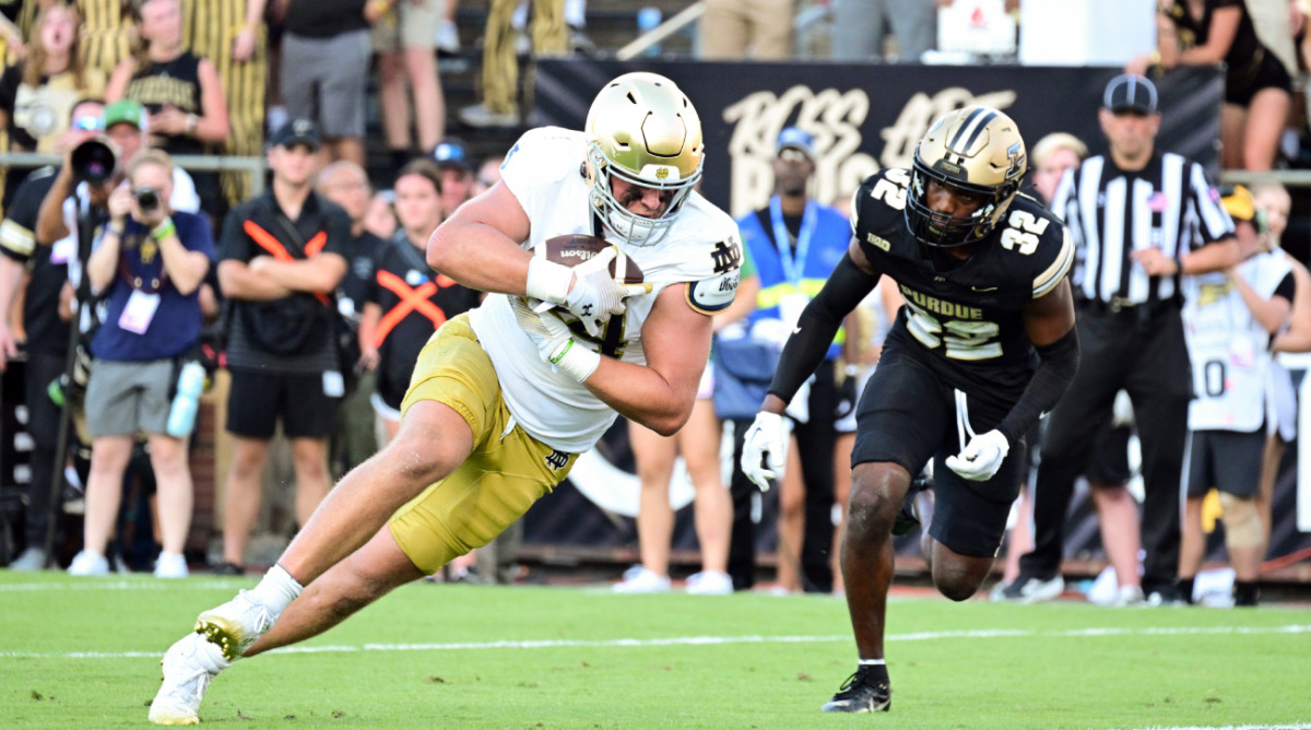 Lee Corso Includes Unlikely College Football Team In His Top Four ...