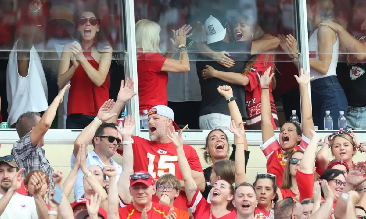 Taylor Swift Reaction To Harrison Butker Dramatic FG Goes Viral: Kansas City Chiefs Tracker ...