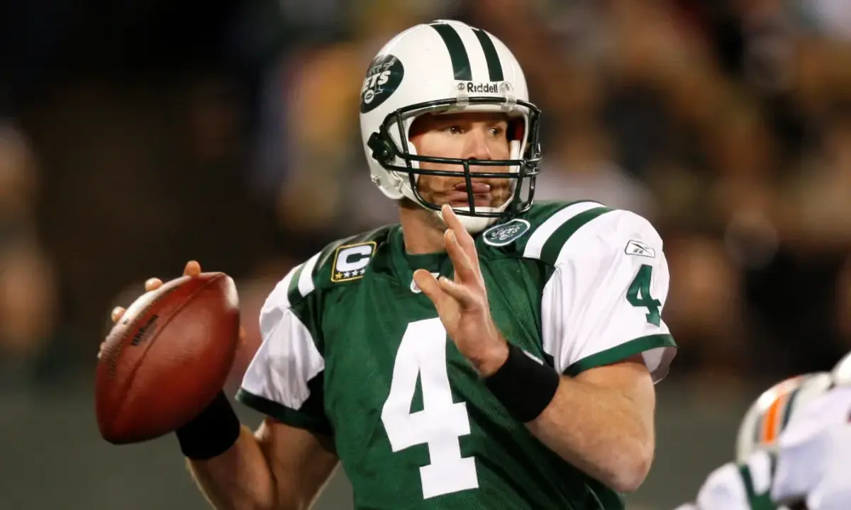 Brett Favre Reveals Parkinson's Disease Diagnosis: New York Jets ...
