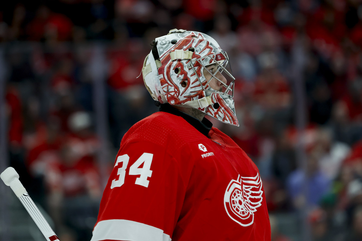 Insider: Red Wings Facing Goalie Conundrum With Crowded Net - Athlon Sports