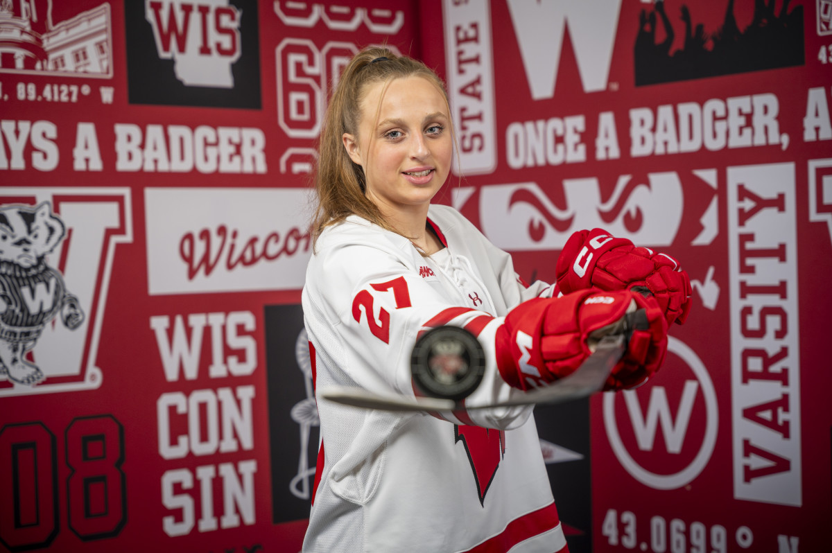 Wisconsin Women's Hockey: "All or Nothing" for Record 8th National ...