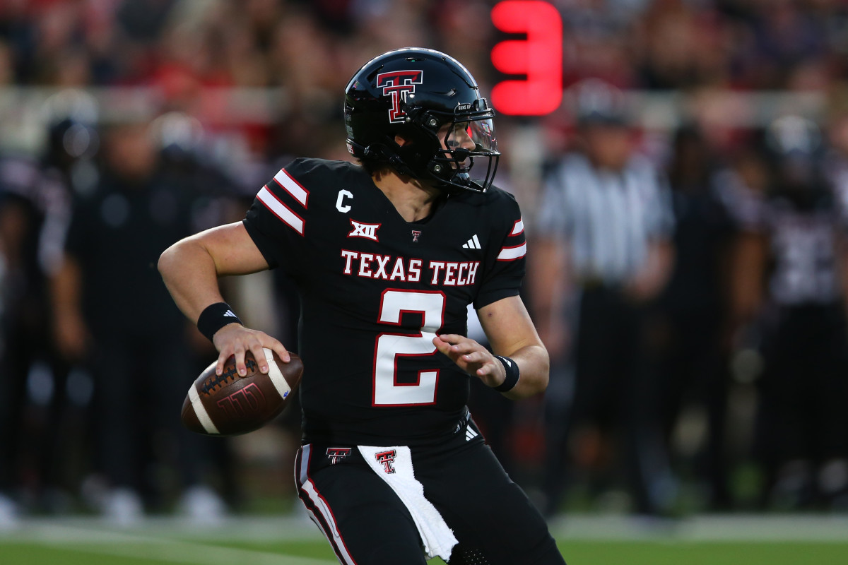 Texas Tech Red Raiders Lead Oklahoma State Cowboys 21-14 at Half Behind 3 Behren Morton TD ...