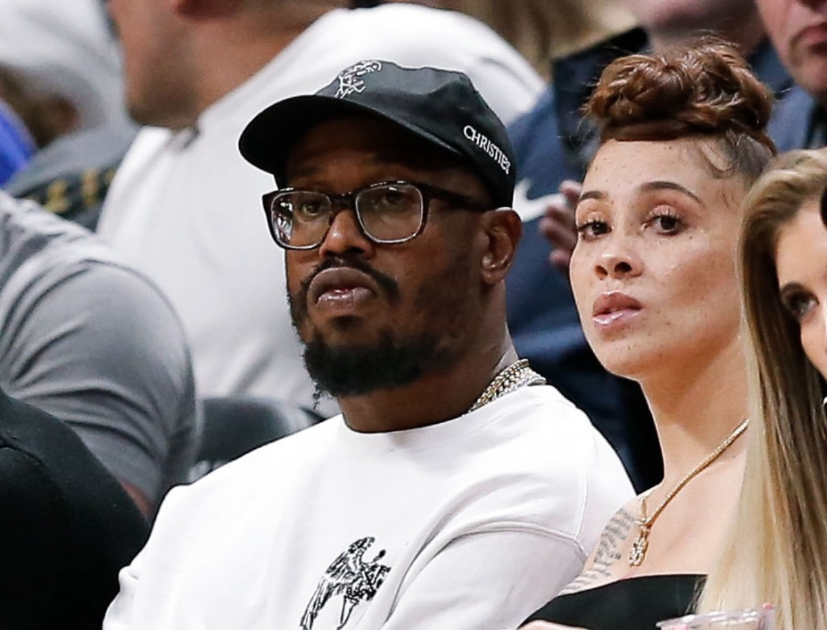 Von Miller's Girlfriend Posts Message Amid Bills Star's Suspension ...