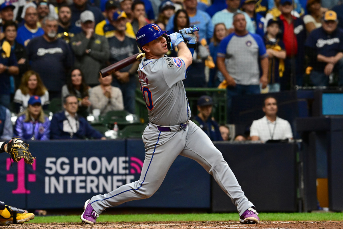 Pete Alonso Makes MLB History Against Milwaukee Brewers - Athlon Sports
