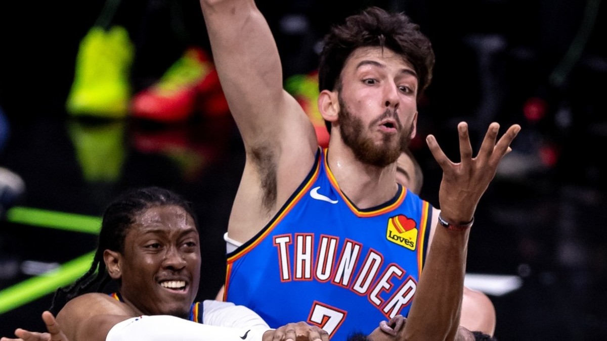 J-Dub offers insights into Chet's growth as a leader - Athlon Sports