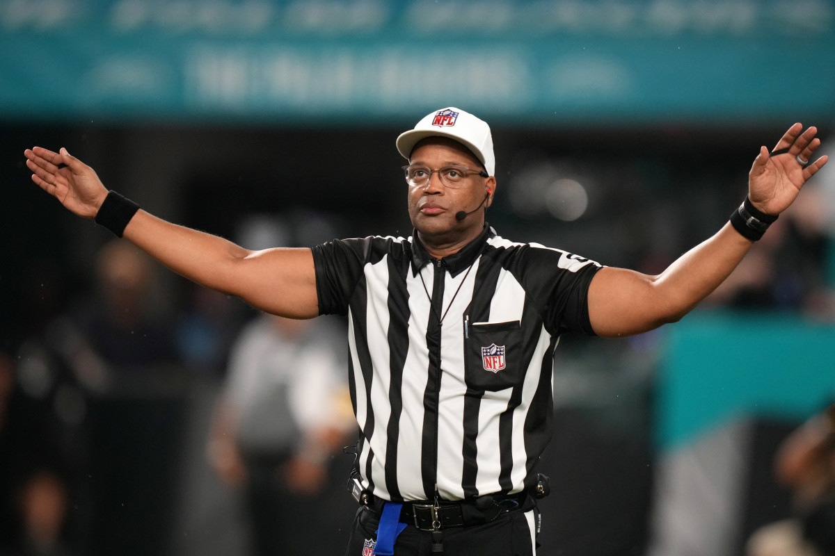 Two Blown Calls By Referee Ron Torbert Swung Thursday Night Football ...