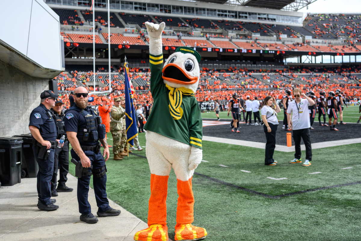 Oregon Ducks Mascot Goes Viral Crowd Surfing At College Gameday