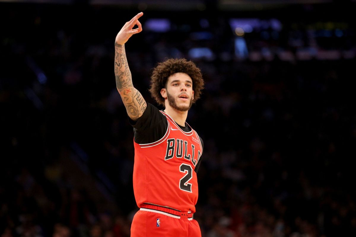 Fans React to Chicago Bulls' Lonzo Ball Returning to Court After Two ...