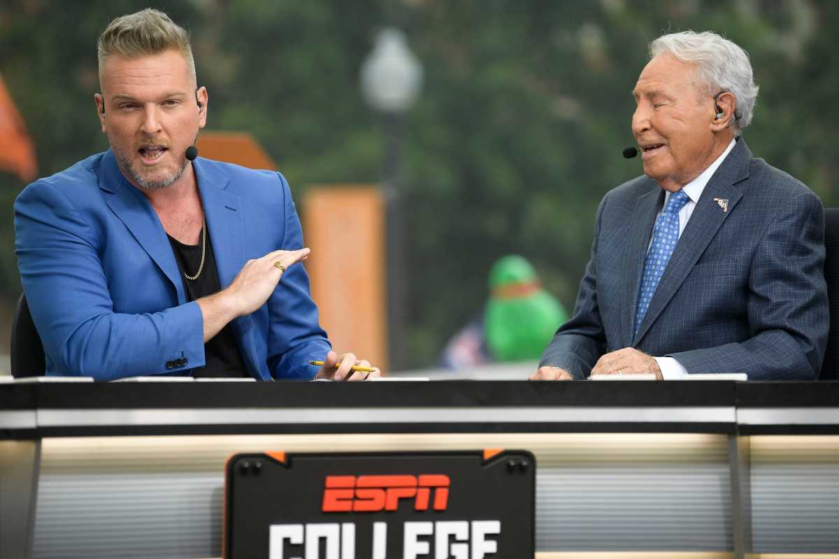Lee Corso Picks Unreal Week 1 Upset In College Football - Athlon Sports