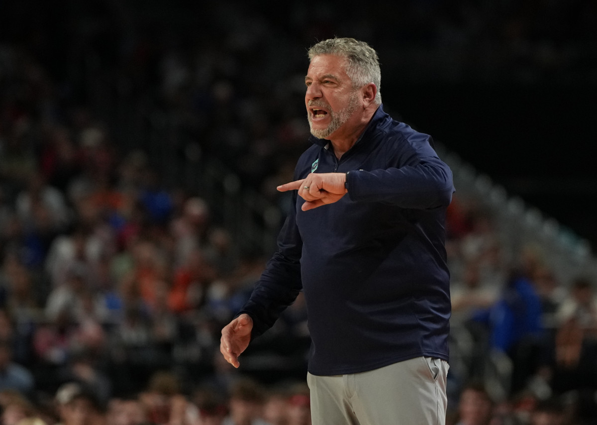 Auburn Plummets in Way Too Early CBB Top 25 - Athlon Sports
