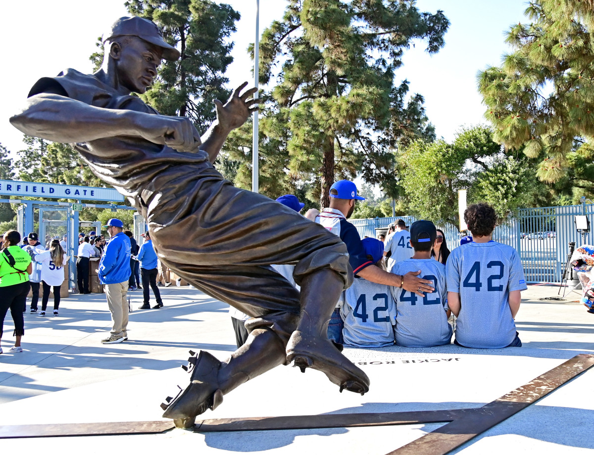 Author Claims Dodgers' White House Visit Betrays Jackie Robinson's ...