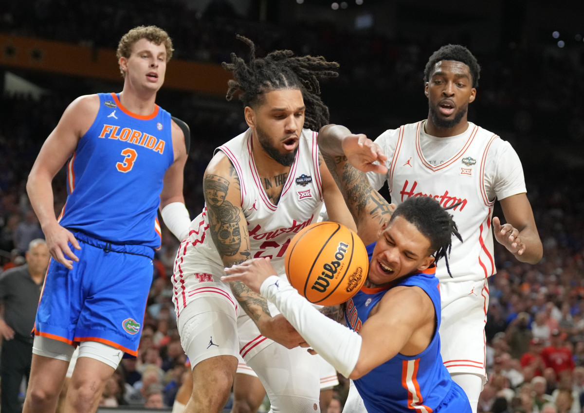 Houston’s Kelvin Sampson Gets Major Roster News on Thursday - Athlon Sports