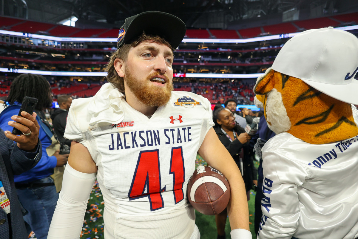 Jackson State First Team All-HBCU long snapper enters transfer portal - Athlon Sports