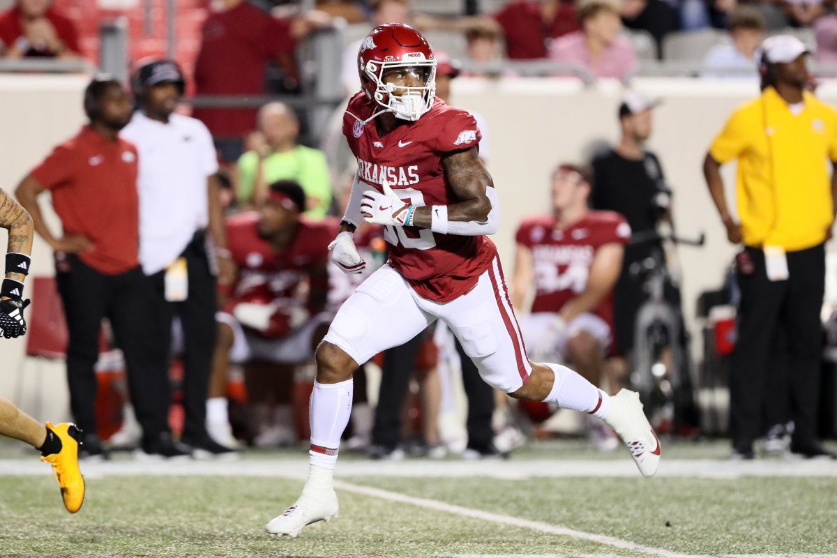 Arkansas Razorbacks' 29-Year-Old WR Hopes to Impact 2025 Season ...