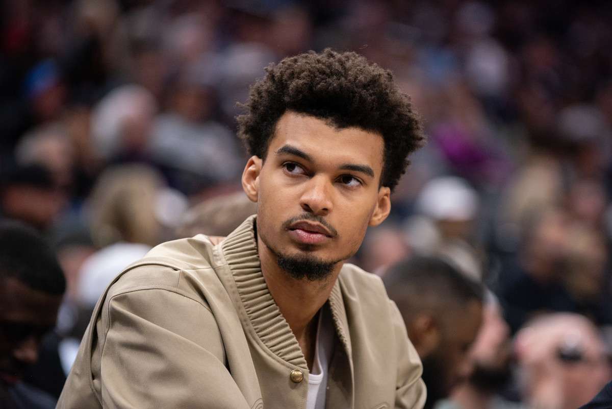 Victor Wembanyama's Viral Soccer Video Turns Heads Amid Blood Clot Recovery - Athlon Sports