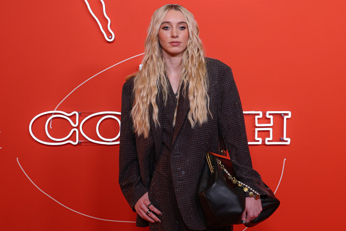 Paige Bueckers' Unexpected Wardrobe Change at WNBA Draft Captures ...