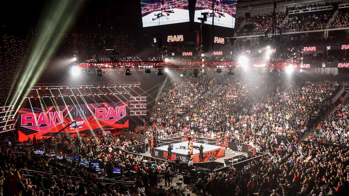 Huge WWE Name Returns on 'Monday Night Raw' After Brief Absence ...