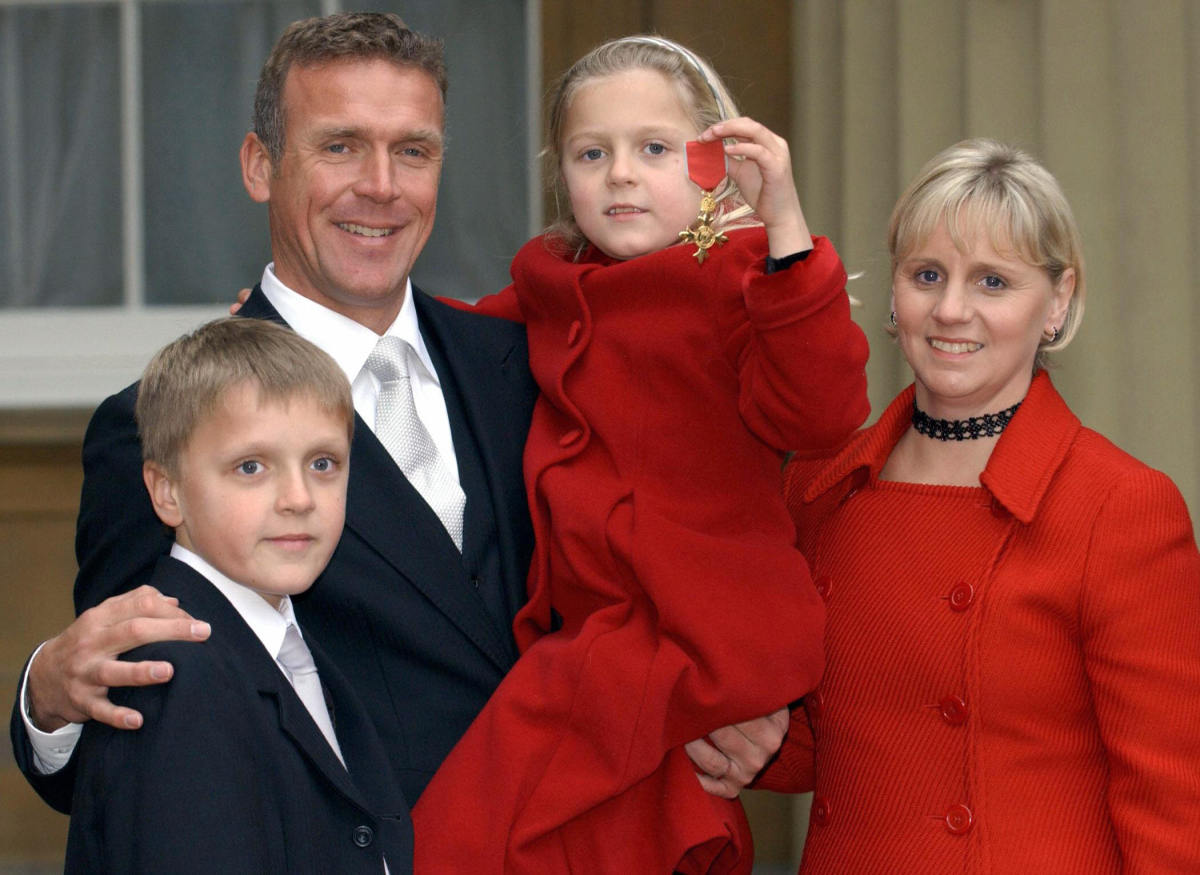 Alec Stewart’s Wife Lynn Dies After Long Cancer Battle - Athlon Sports