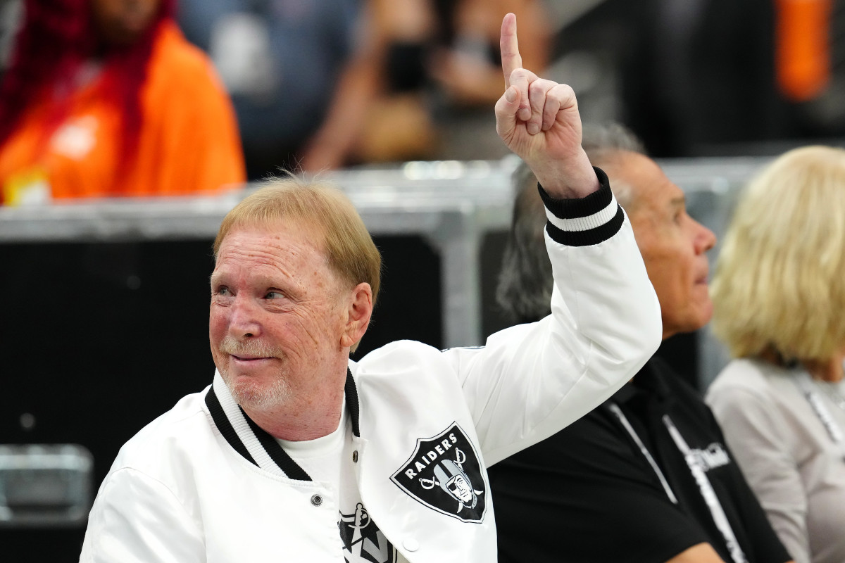Insider Has Bold Prediction For Who Will Replace Mark Davis as Raiders ...