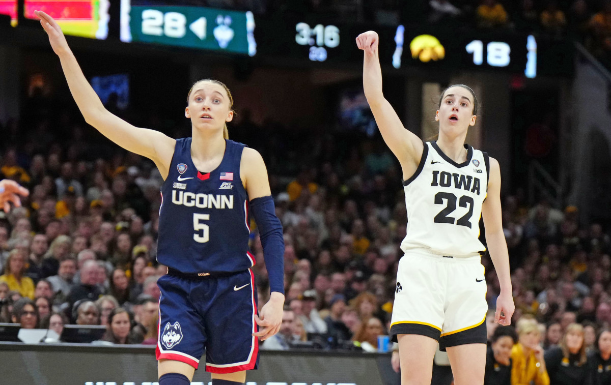 Caitlin Clark Crashes Out After Suffering Same Paige Bueckers Like Fate - Athlon Sports