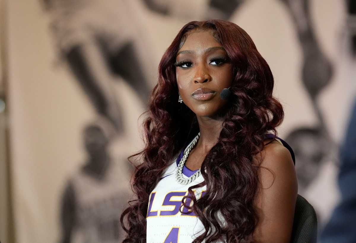 Flau’Jae Johnson’s Bold Beach Photos Are Turning Heads - Athlon Sports