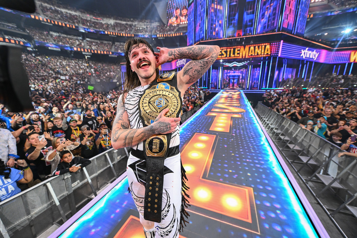 Dominik Mysterio Taunts WWE Hall-of-Famer Backstage - Athlon Sports