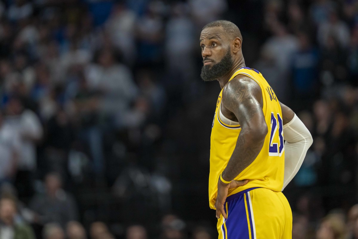 NBA Fans Upset With LeBron James' Anthony Davis Message After Lakers Loss - Athlon Sports
