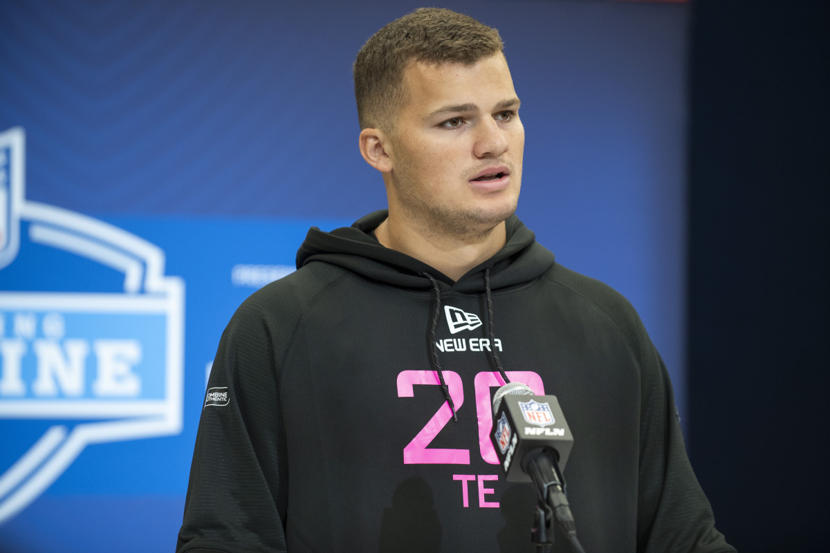 Highlights of Mason Taylor’s First Press Conference With the New York Jets - Athlon Sports