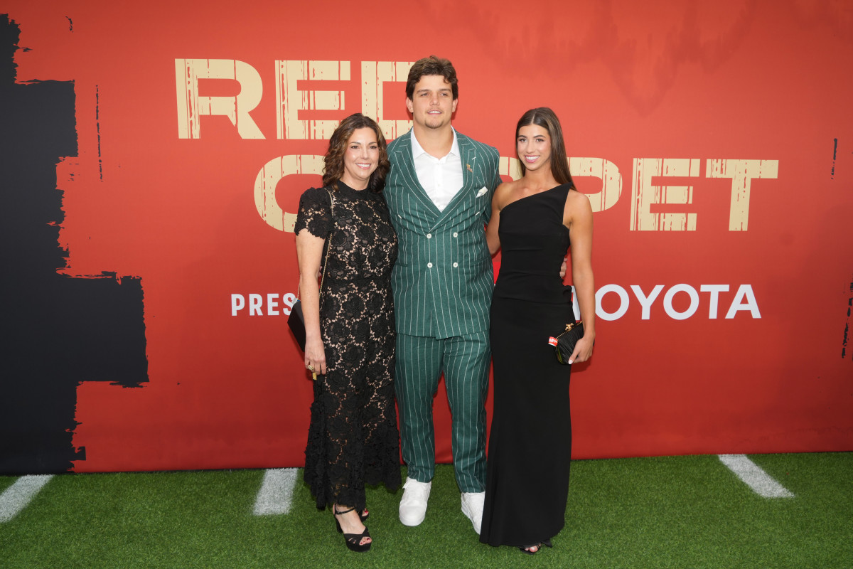 LSU’s Will Campbell and Ashlynn Nussmeier Grab the Spotlight in Green ...