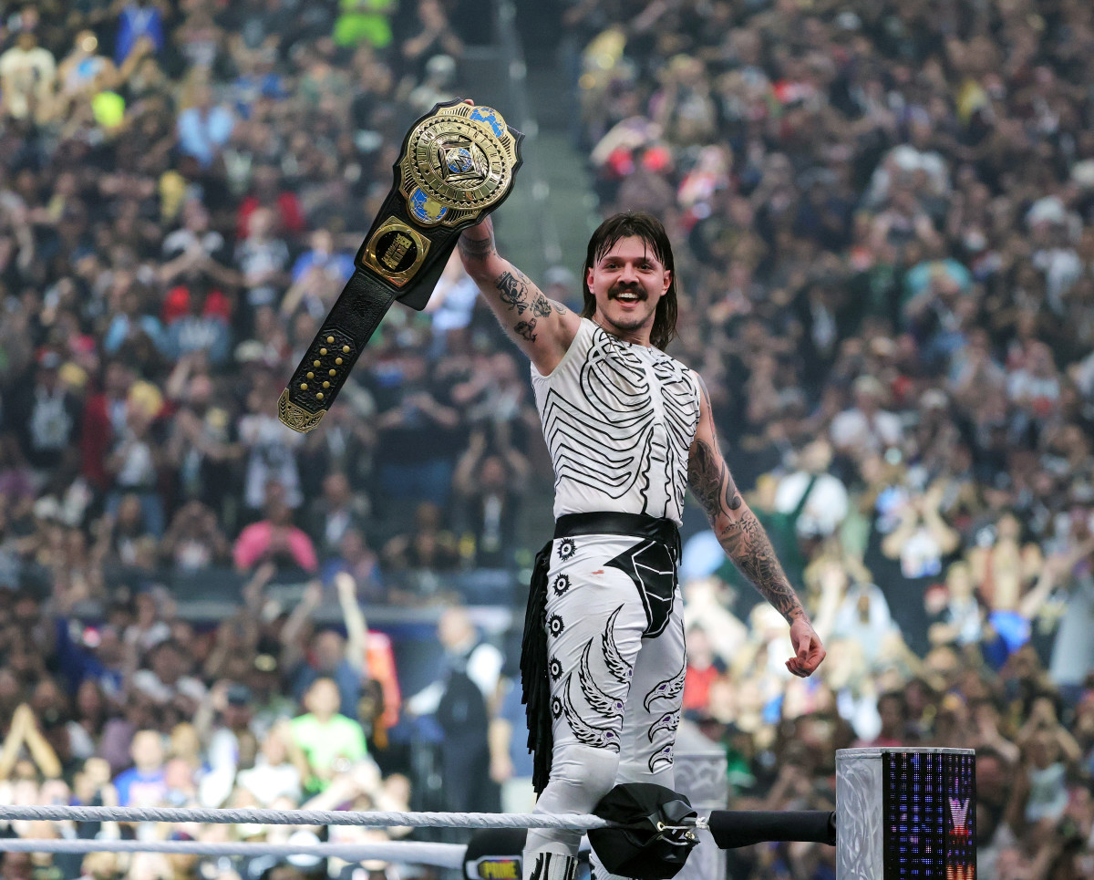 Dominik Mysterio Calls Luchadores 'Ugly' - Athlon Sports