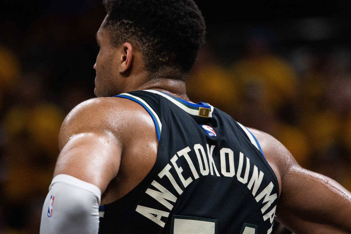 Major Giannis Antetokounmpo News Revealed on Future With Bucks - Athlon Sports