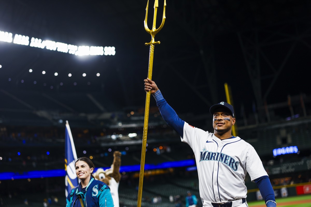 Seattle Mariners Veteran Making Comeback Player of Year Case - Athlon ...