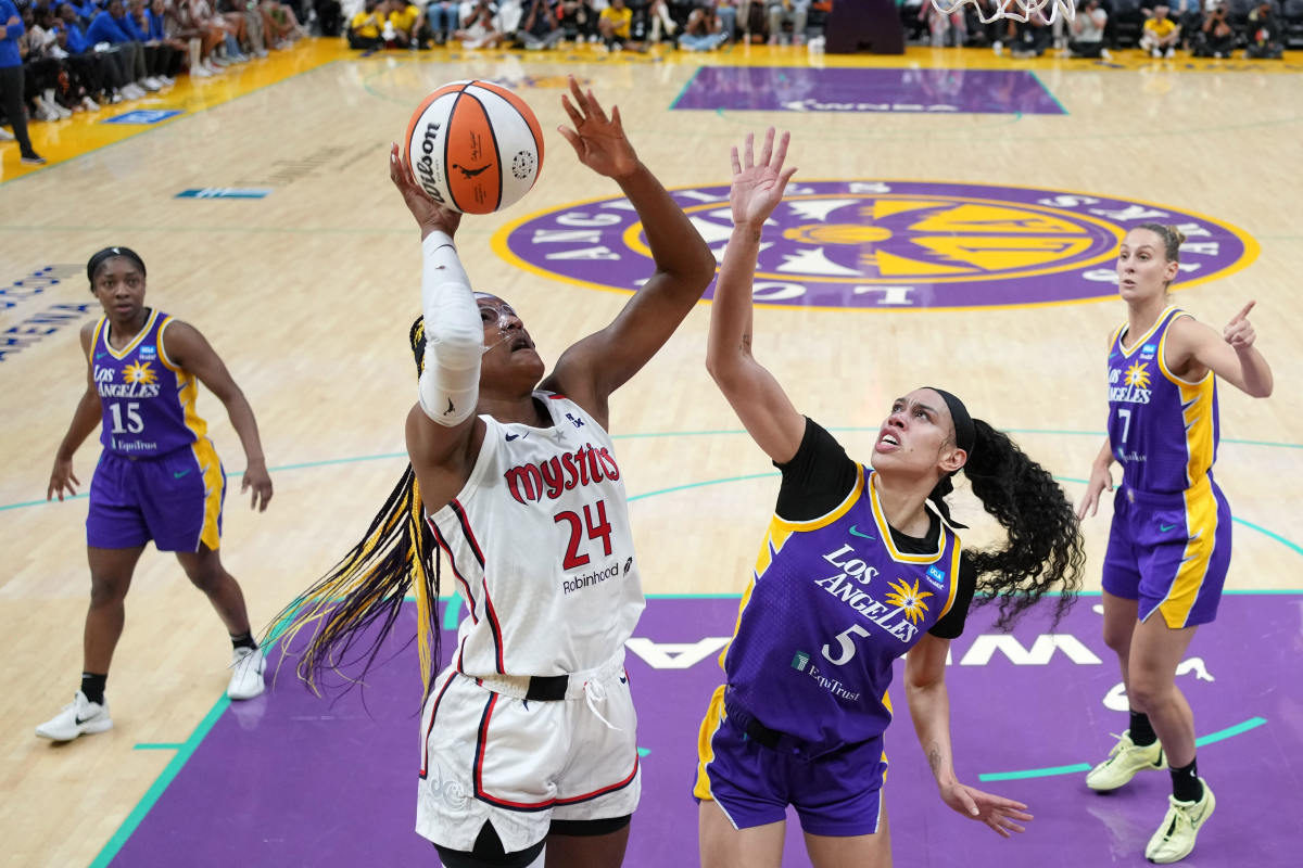WNBA Star Dealt Injury Blow Less Than 24 Hours After Teammate’s ACL Tear - Athlon Sports