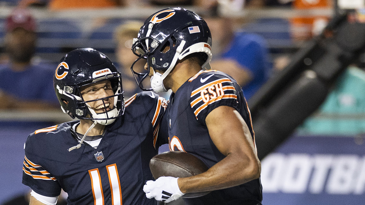 Raiders Sign 6-Foot-6 Former Bears WR to Contract - Athlon Sports
