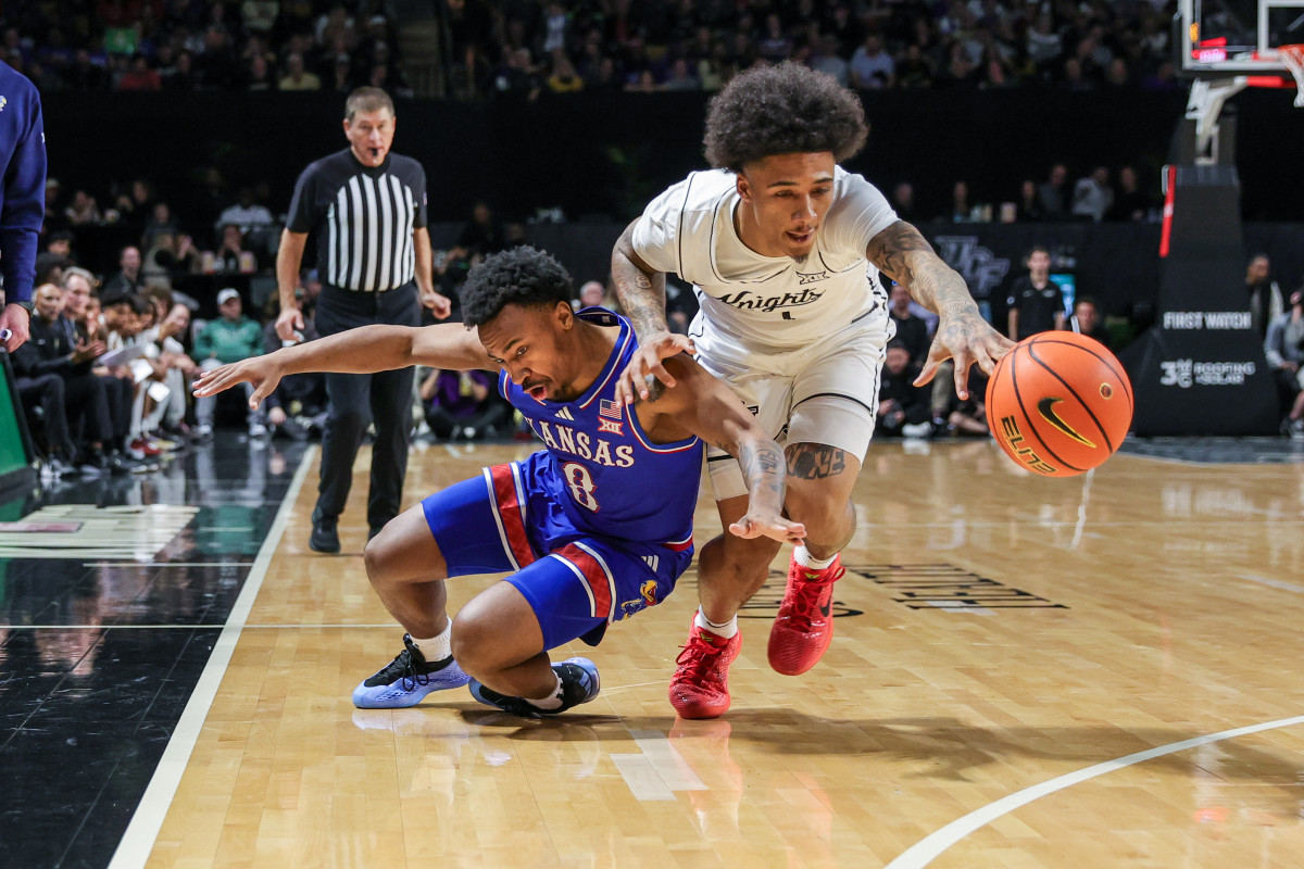 Shaquille O'Neal, Mike Bibby Land High-Profile Transfer in First ...