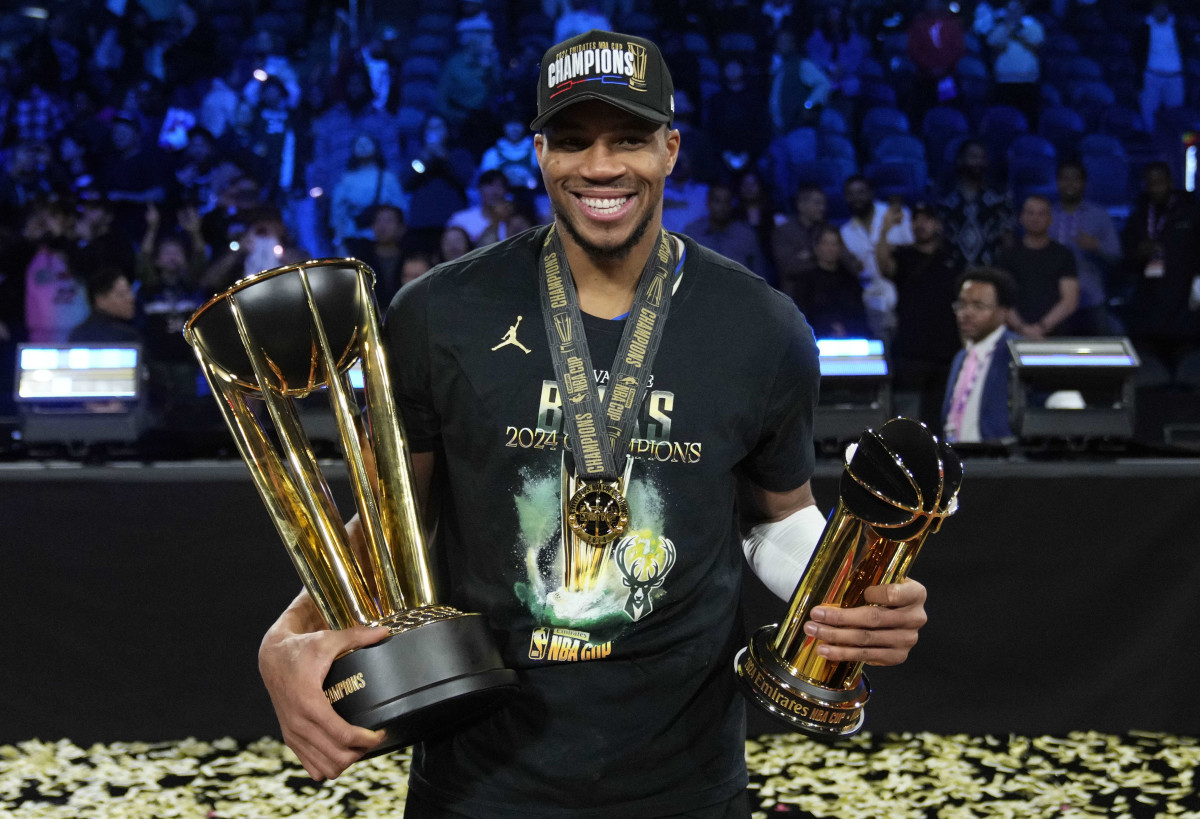Giannis Antetokounmpo, Wife Mariah Announce Major Personal News Via Two-Word Message - Athlon Sports