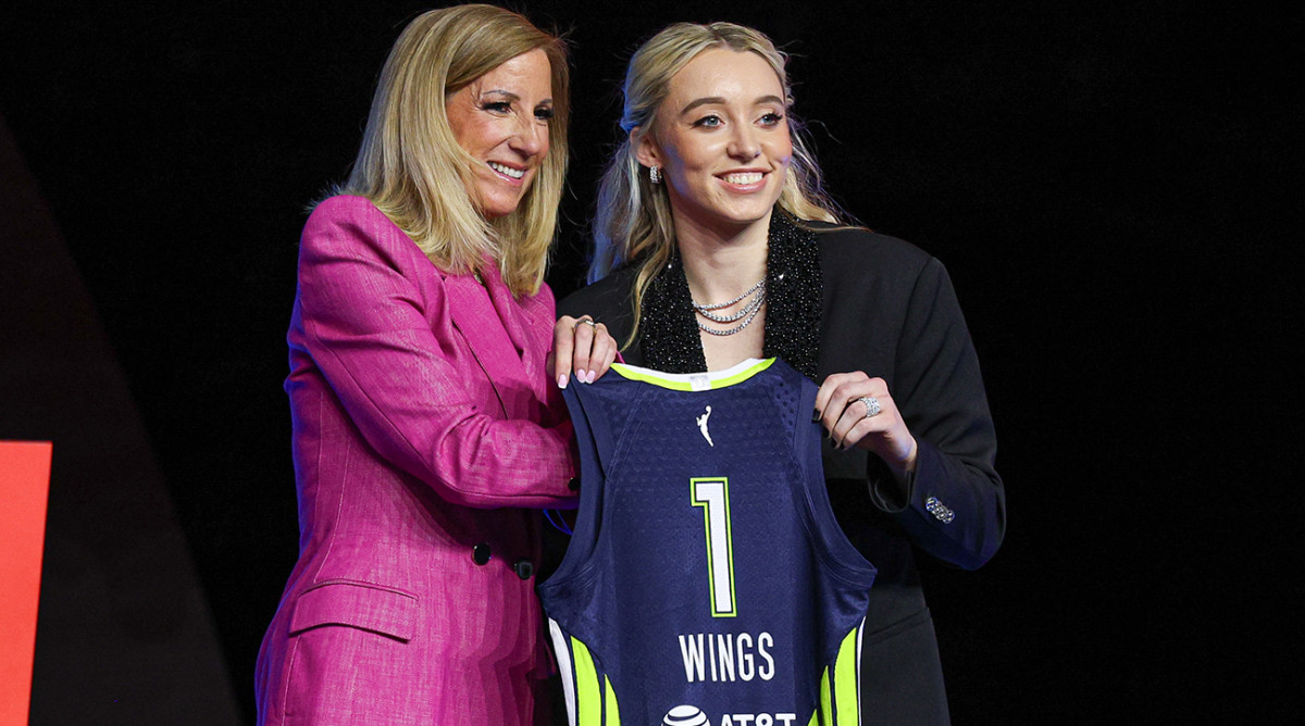 WNBA Had Four Words Before Paige Bueckers' Debut With Dallas Wings - Athlon Sports