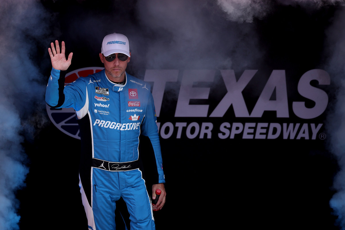 Denny Hamlin Details Fire Coming Into Cockpit as Day Ends Early in ...