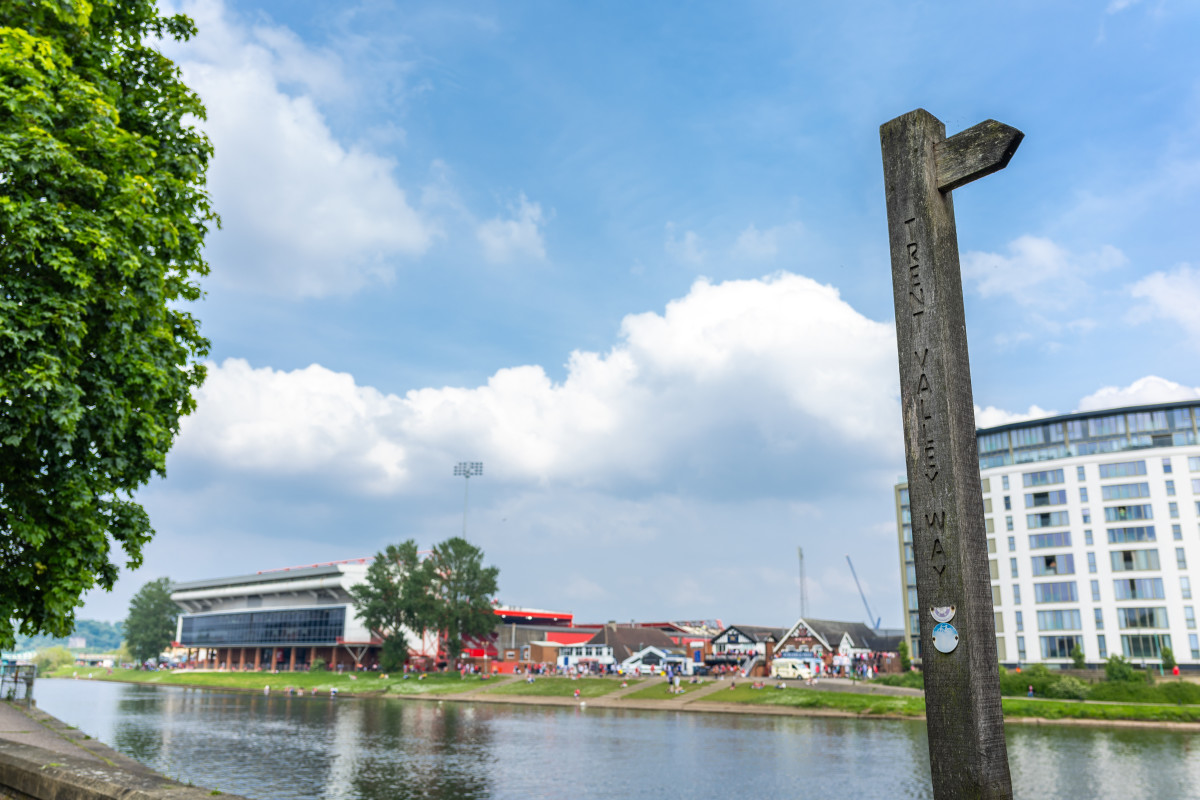 Nottingham Forest Boots Bonnie Blue Over X-Rated Plans - Athlon Sports