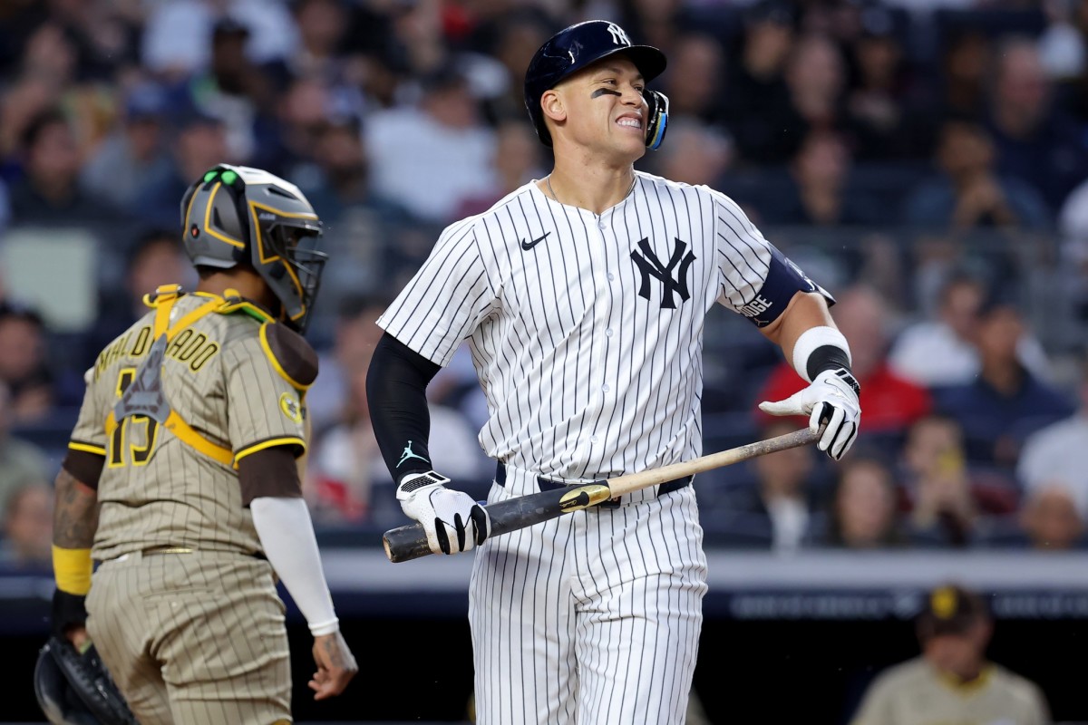 Actress Emma Stone Steals the Spotlight After Aaron Judge Strikes Out ...
